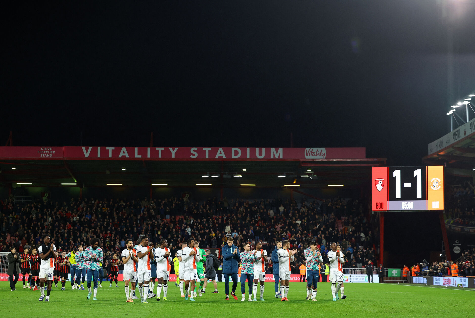 Officielt: Luton-Bournemouth spilles helt om