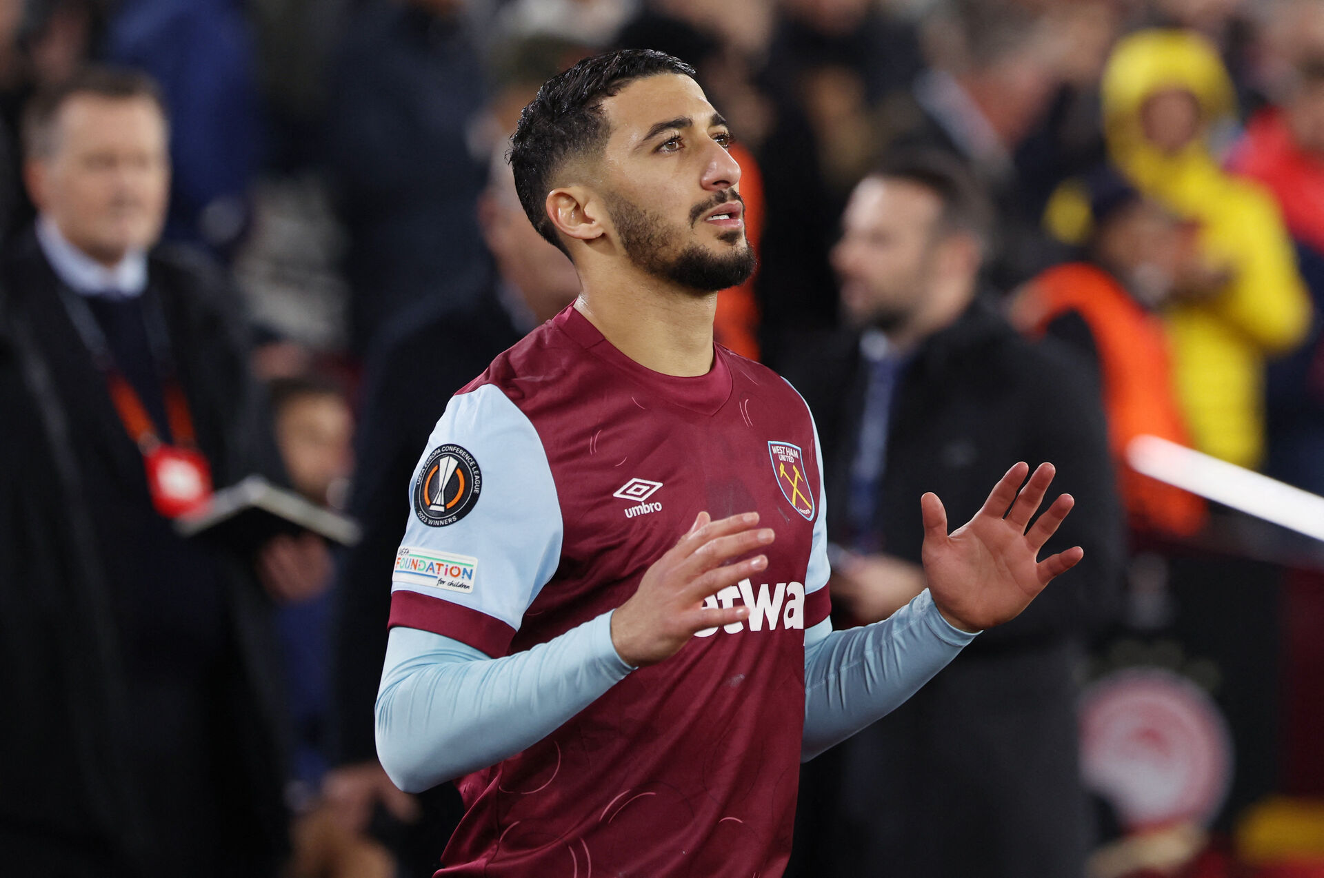 Benrahma-skifte går i vasken: Lyon sender kæmpe-sviner til West Ham