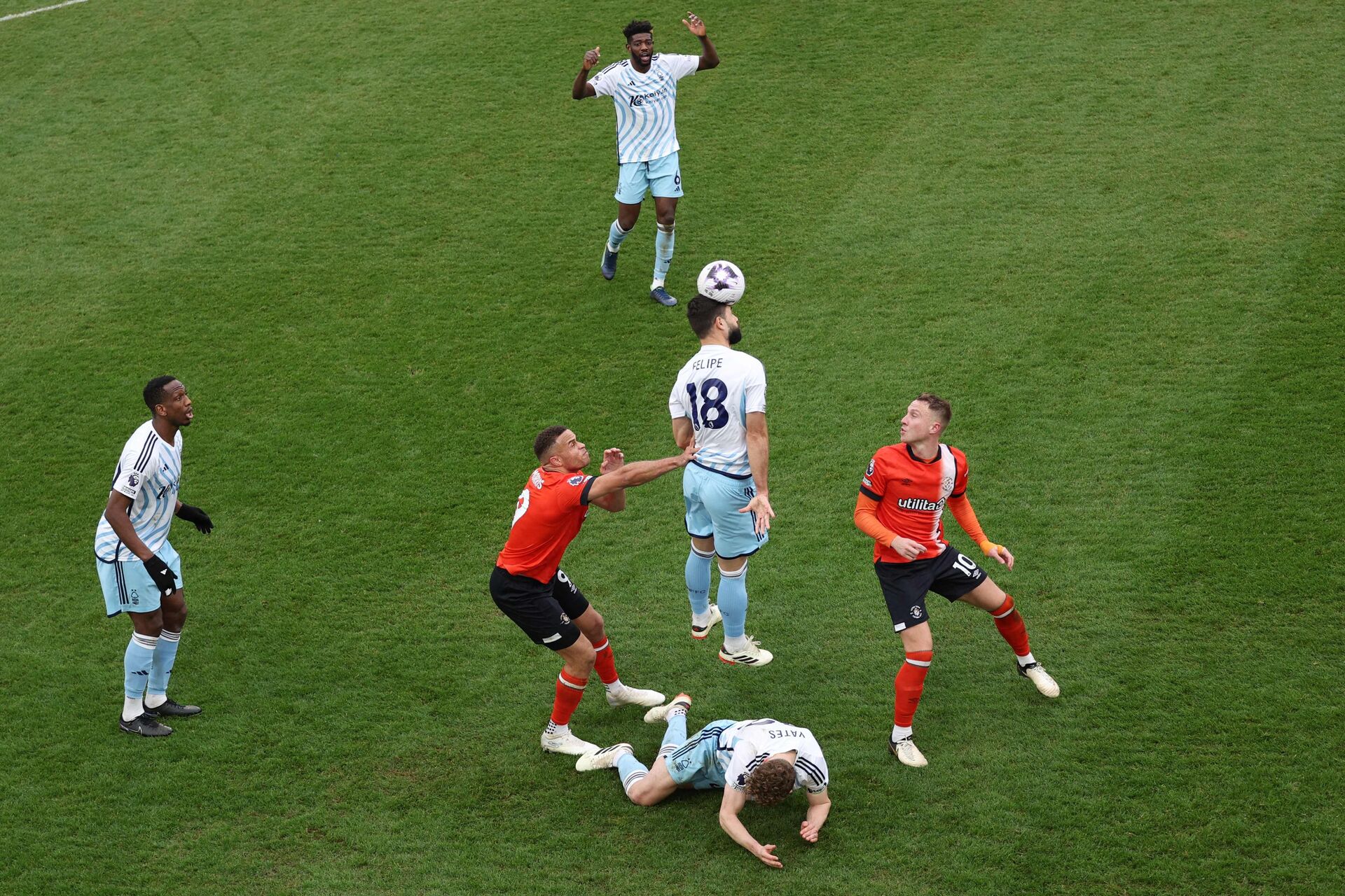 Nottingham Forest fratrækkes point og sendes under stregen i PL