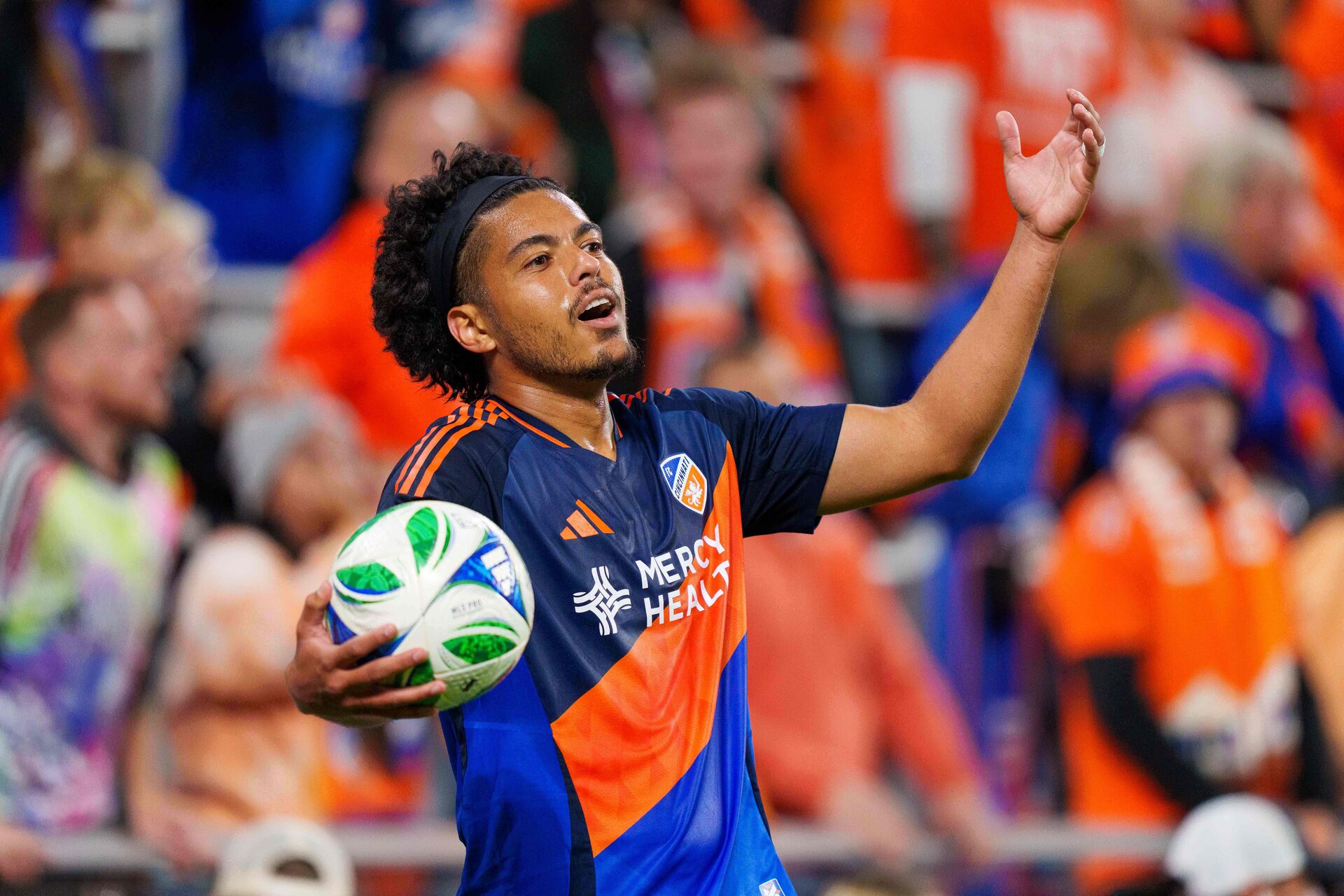 Evander og Cincinnati tager første stik mod Amundsen og kompagni