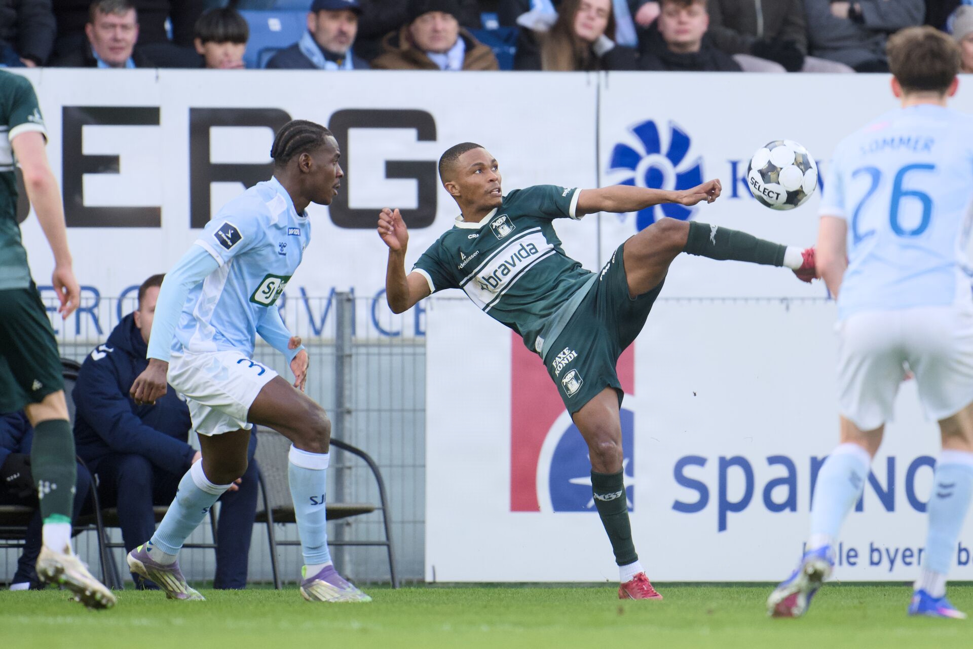 Links i spil i begge sider: Elsker at spille begge