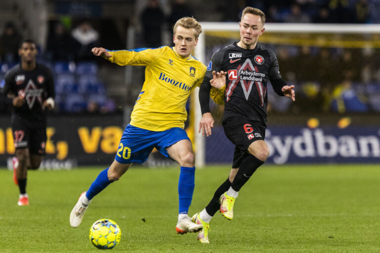 Storklubber jagter Oskar Fallenius